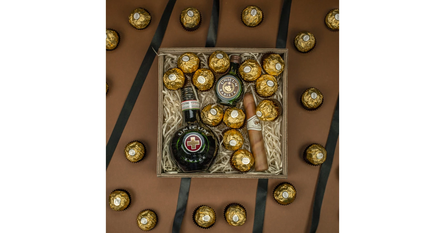 Wood Box: Zwack Unicum ital + Ferrero Rocher + csoki szivar - LUX&BOX ...